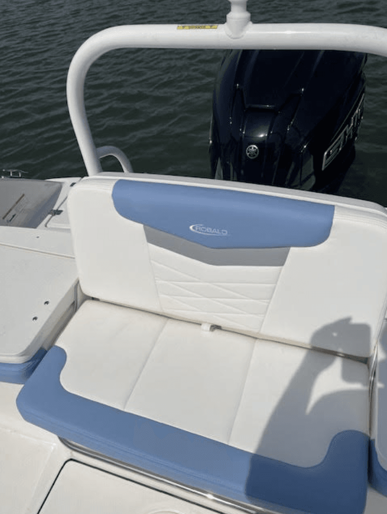 2023 Robalo 207 Dual Console - National Vehicle