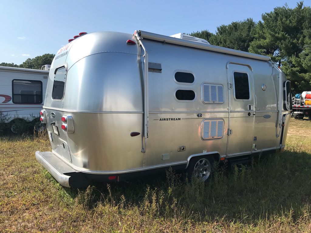 2014 Airstream Flying Cloud 20FB - National Vehicle