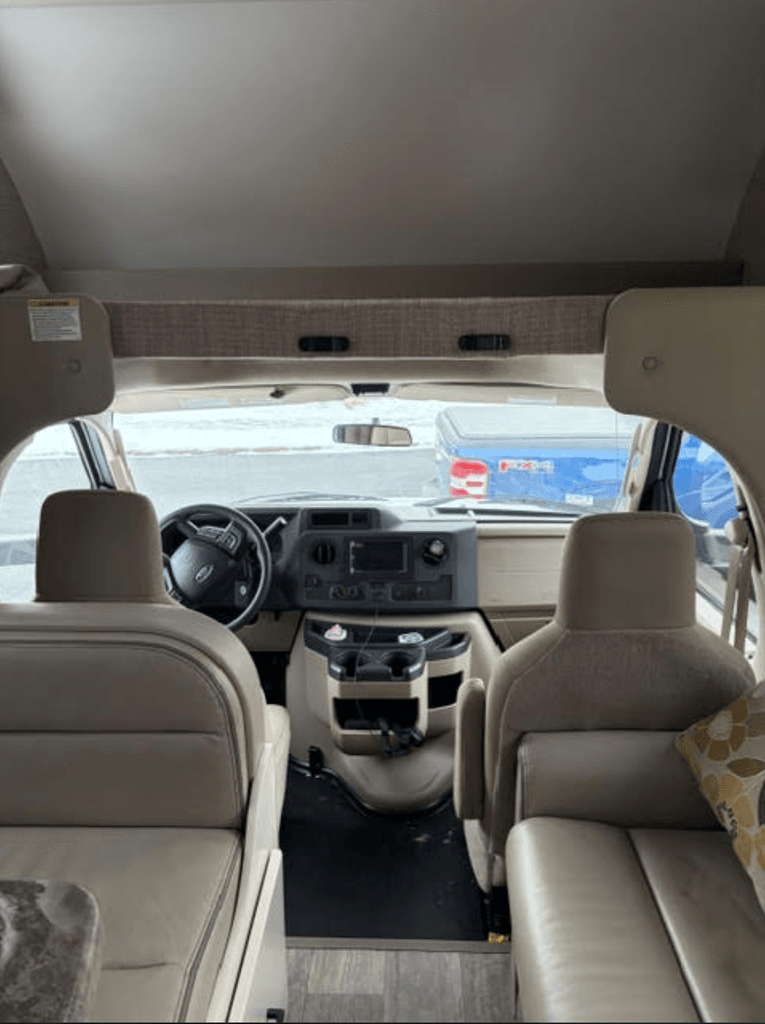 2024 Thor Motor Coach Chateau 28Z - National Vehicle