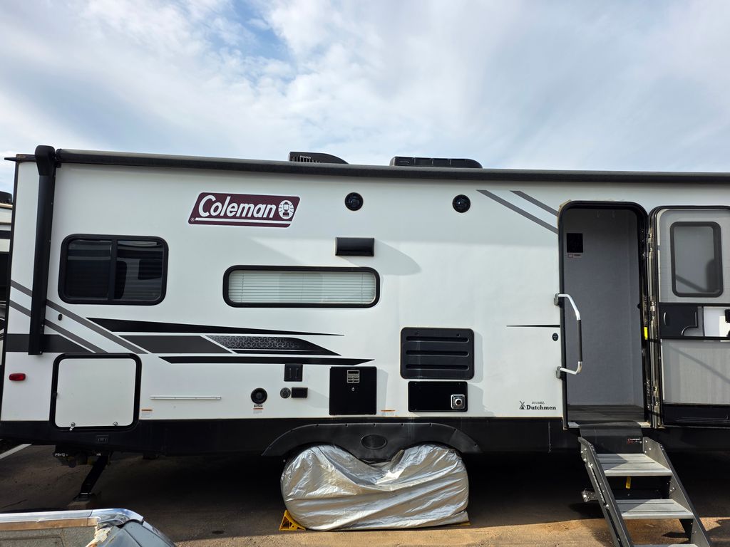 2022 Dutchmen Coleman Light 2515RL - National Vehicle