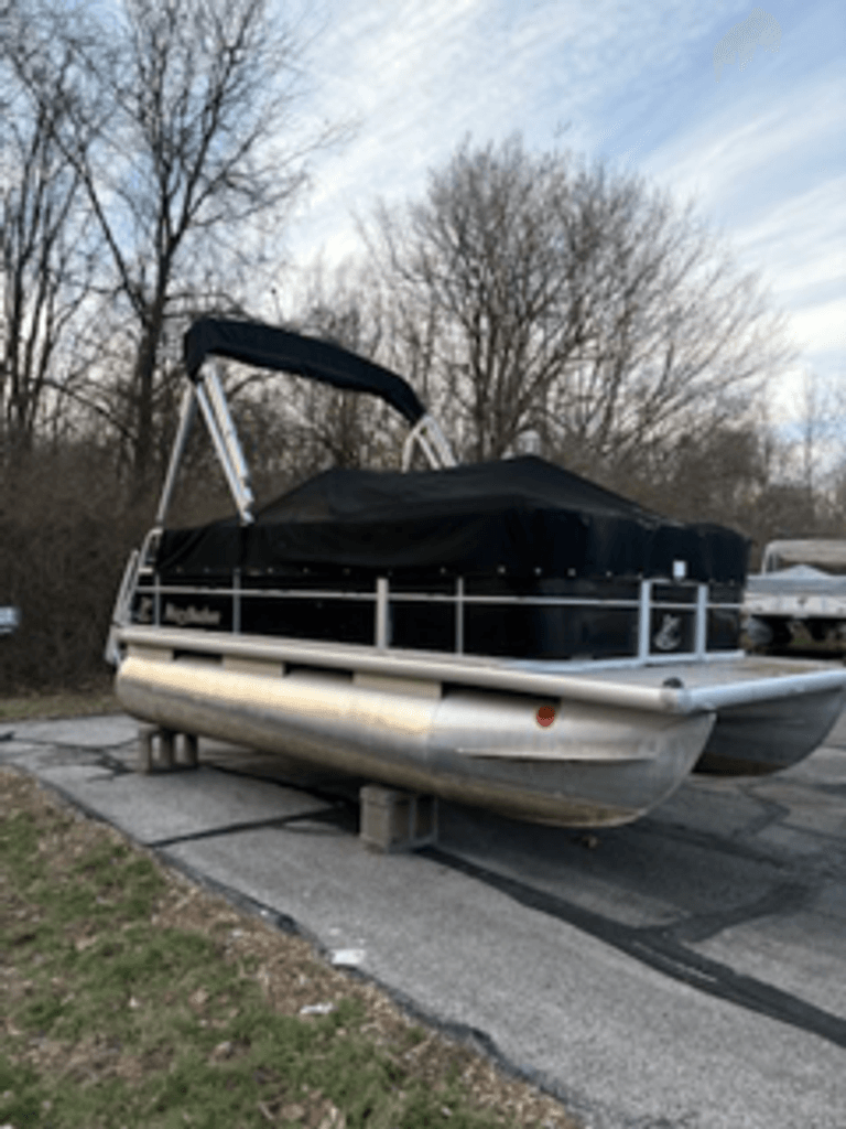 2015 Misty Harbor 1470 Explorer EC - National Vehicle