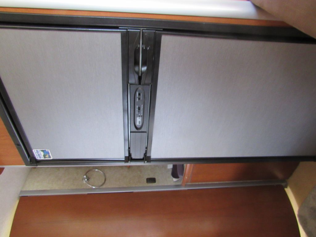 2010 Winnebago View 24J - National Vehicle