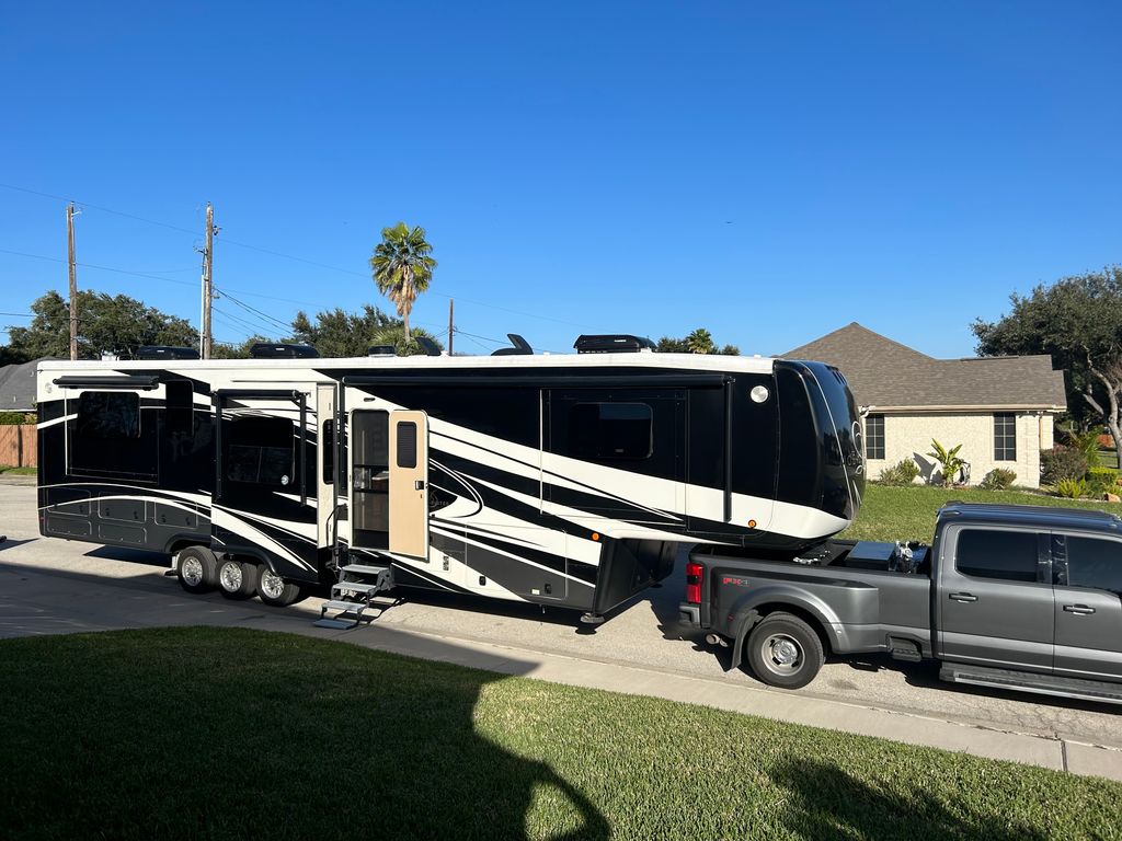 2020 DRV Mobile Suites 44 Columbus - National Vehicle