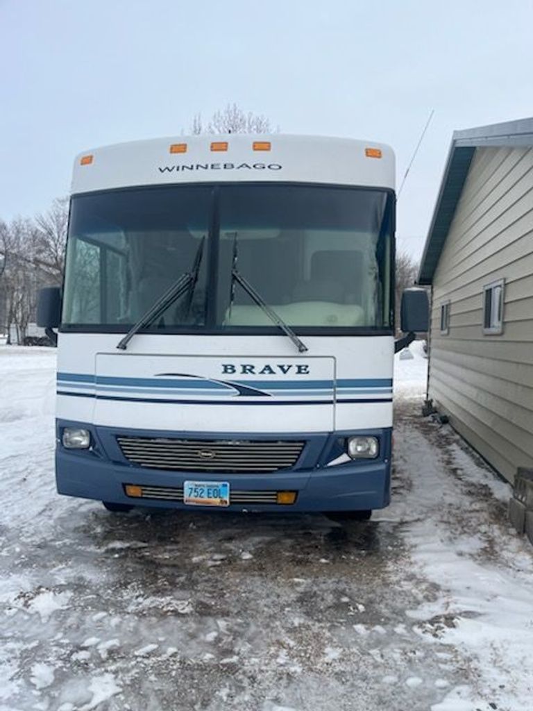 2003 Winnebago Brave 32V - National Vehicle