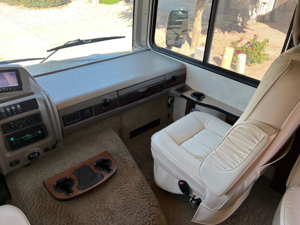 2011 Fleetwood Bounder 35H - National Vehicle