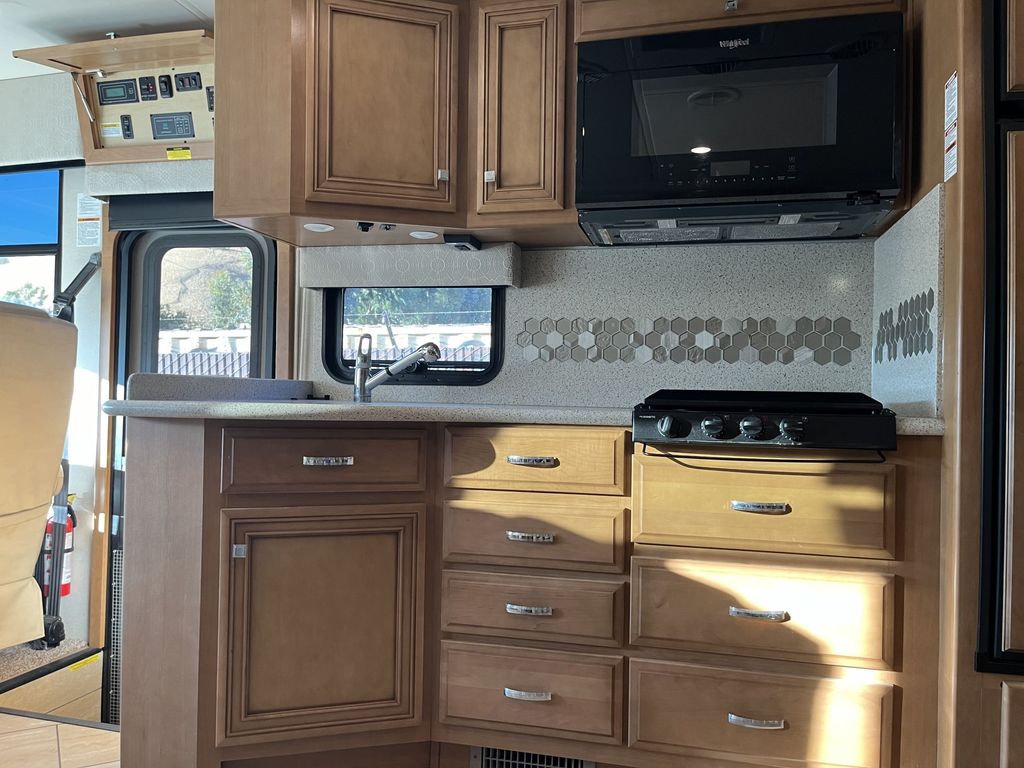 2018 Newmar Bay Star 3124 - National Vehicle
