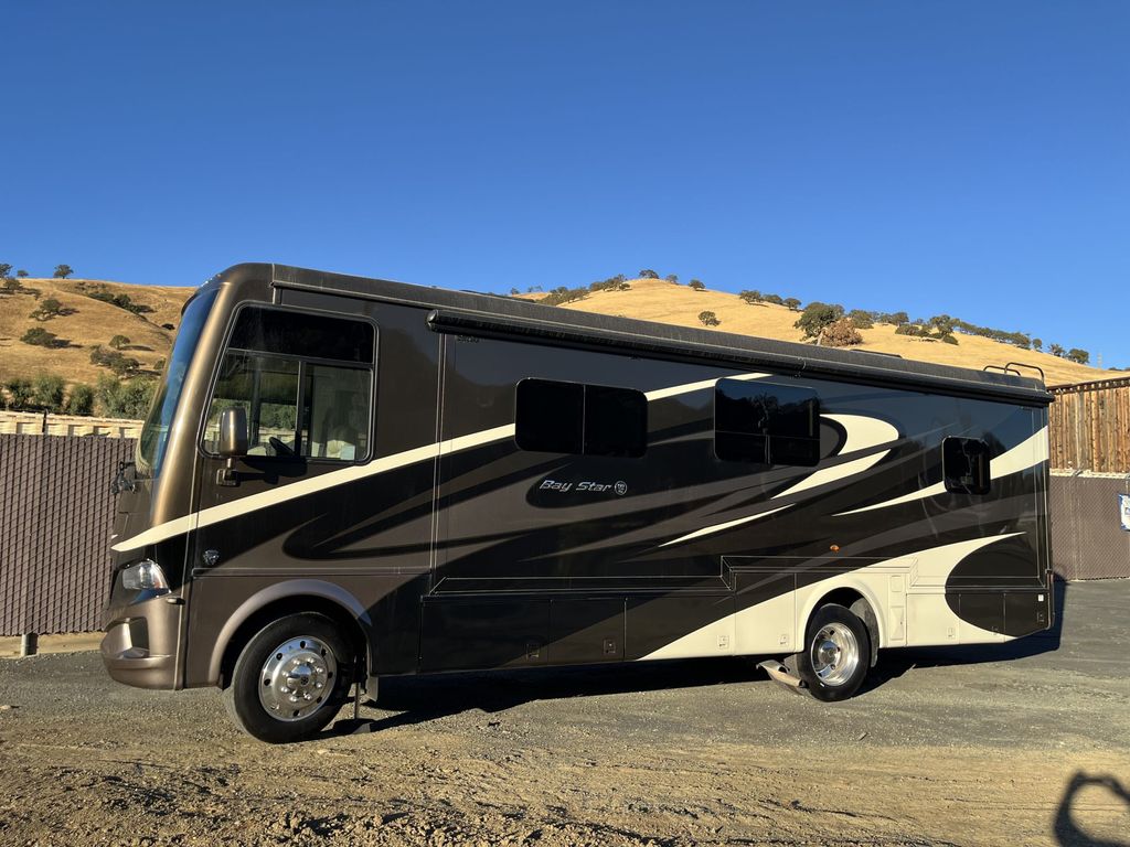 2018 Newmar Bay Star 3124 - National Vehicle