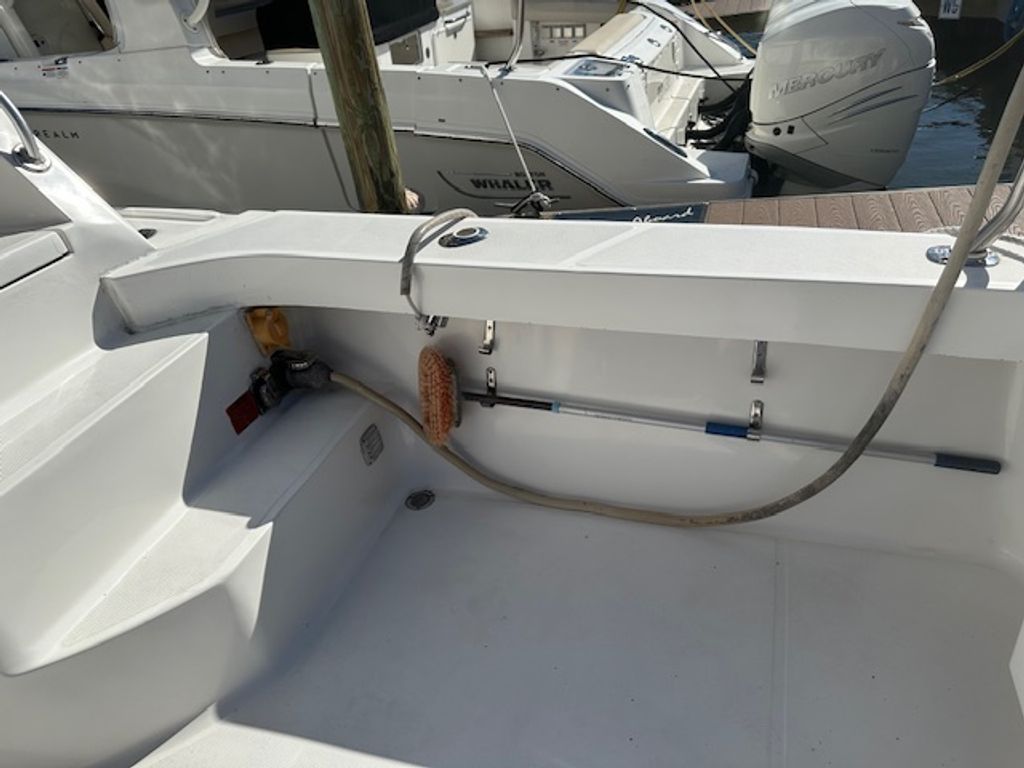 2005 Luhrs 33 Convertible - National Vehicle
