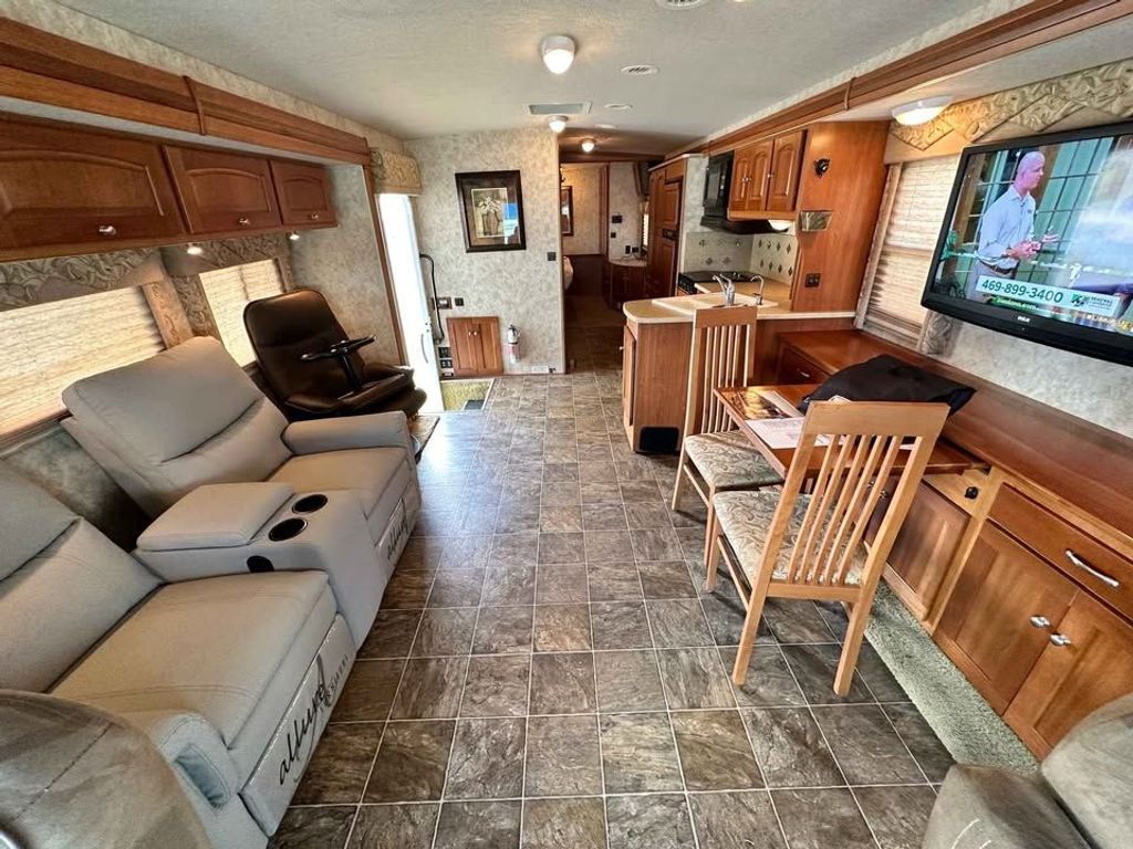 2010 Winnebago Sightseer 33C - National Vehicle