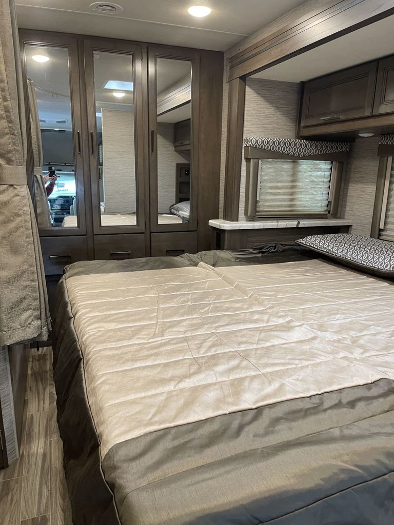 2021 Thor Motor Coach Freedom Elite 27FE - National Vehicle