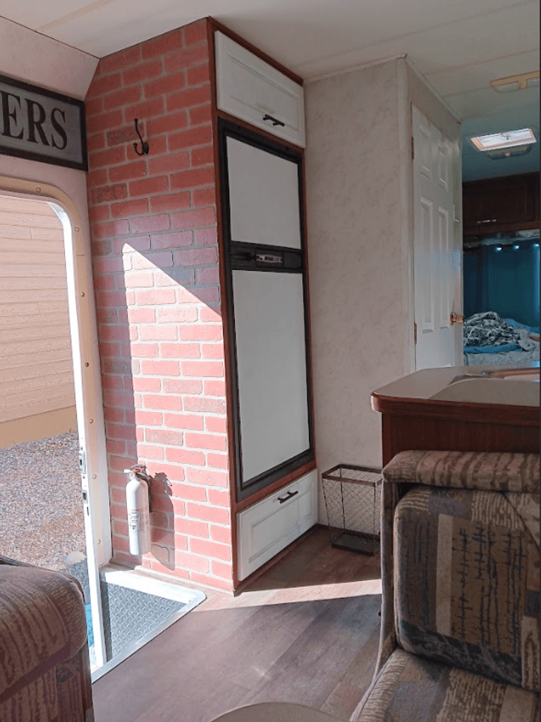 2001 Four Winds Majestic 28A - National Vehicle