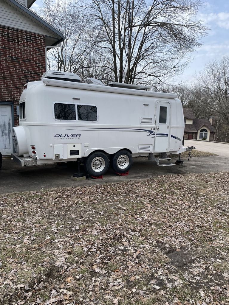 2018 Oliver Legacy Elite II Twin - National Vehicle