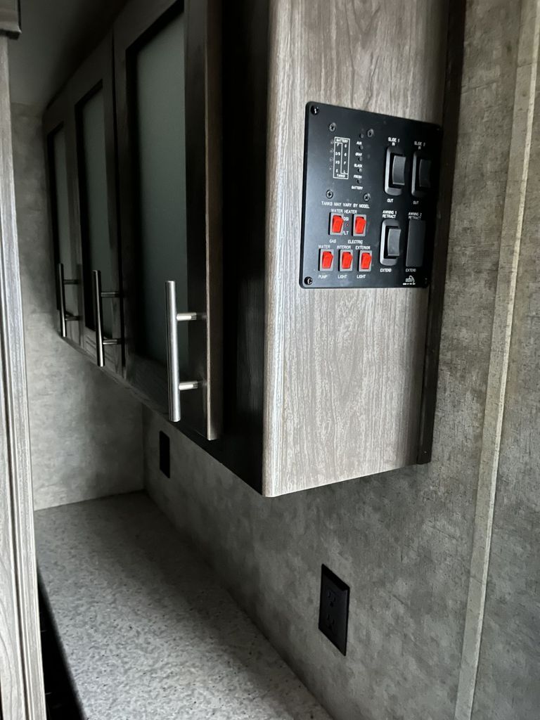 2018 Highland Ridge Open Range Light 275RLS - National Vehicle