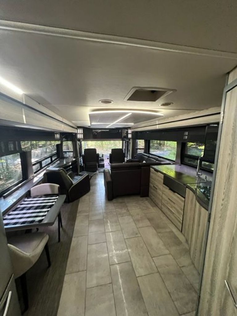 2020 Winnebago Horizon 42Q - National Vehicle