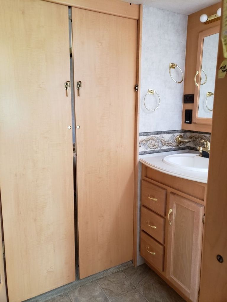 2005 National RV Sea Breeze 8321LX - National Vehicle