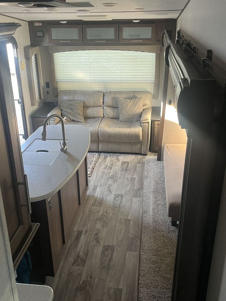 2019 Keystone Cougar 277RLSWE - National Vehicle