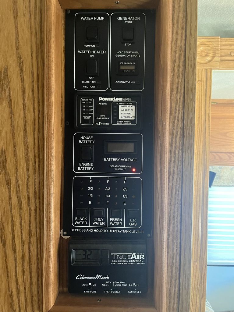 2000 Winnebago Adventurer 32V - National Vehicle