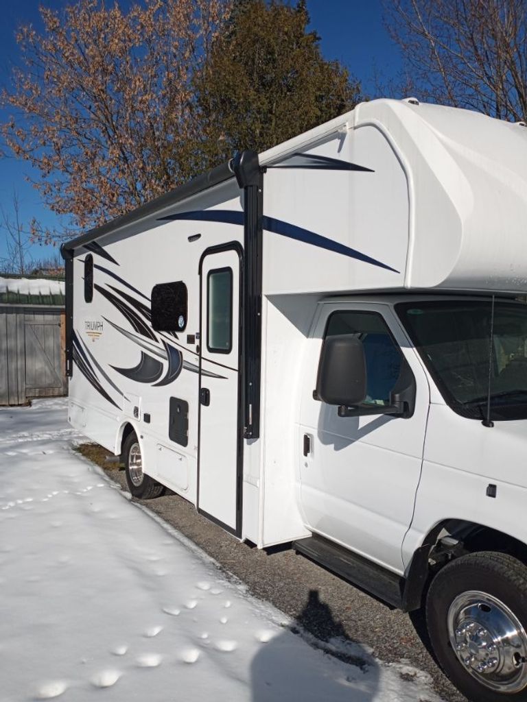 2025 Nexus Triumph 24T - National Vehicle