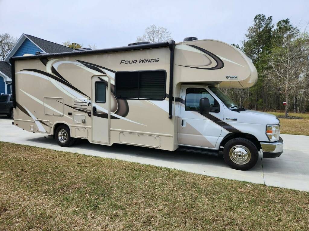 2020 Thor Motor Coach Four Winds 27R - National Vehicle