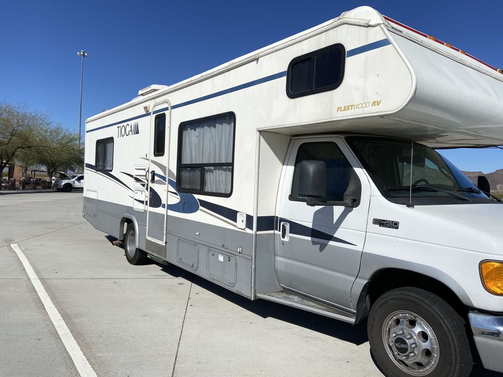 2004 Fleetwood Tioga 29V - National Vehicle