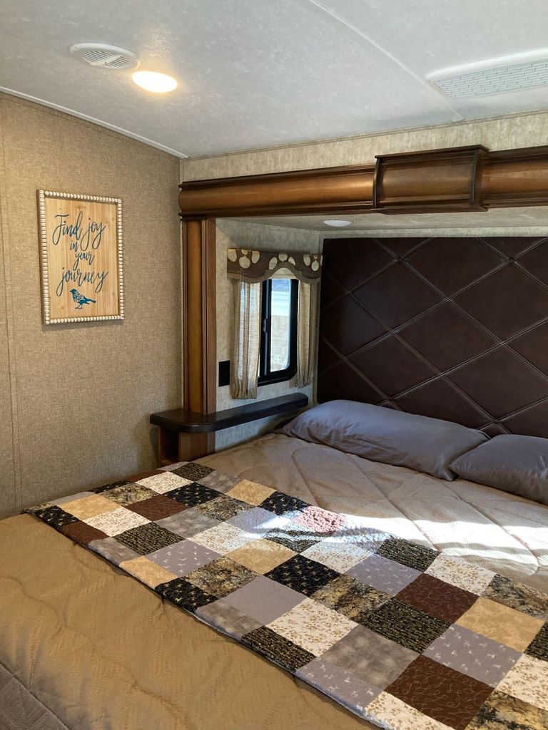 2017 Keystone Montana 3160RL - National Vehicle