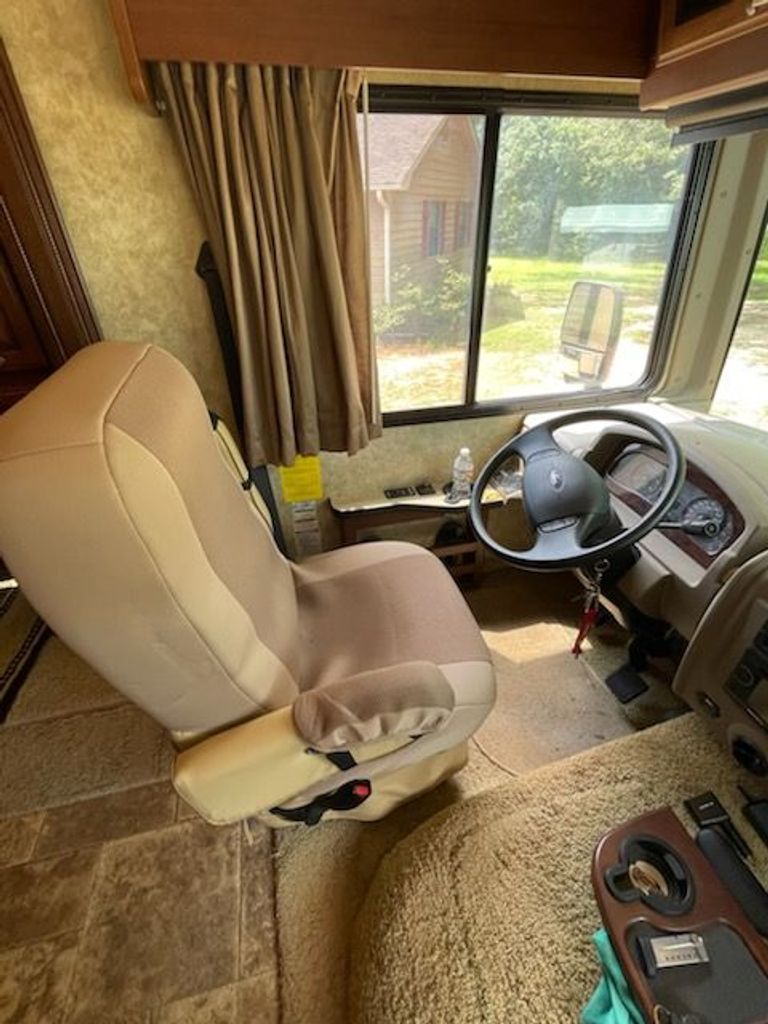 2013 Fleetwood Bounder 33C - National Vehicle