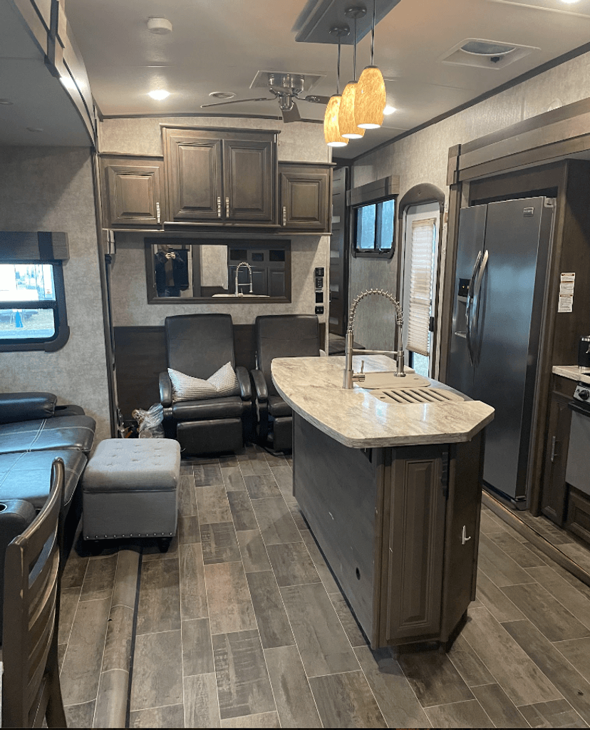 2017 Highland Ridge 3X 427BHS - National Vehicle