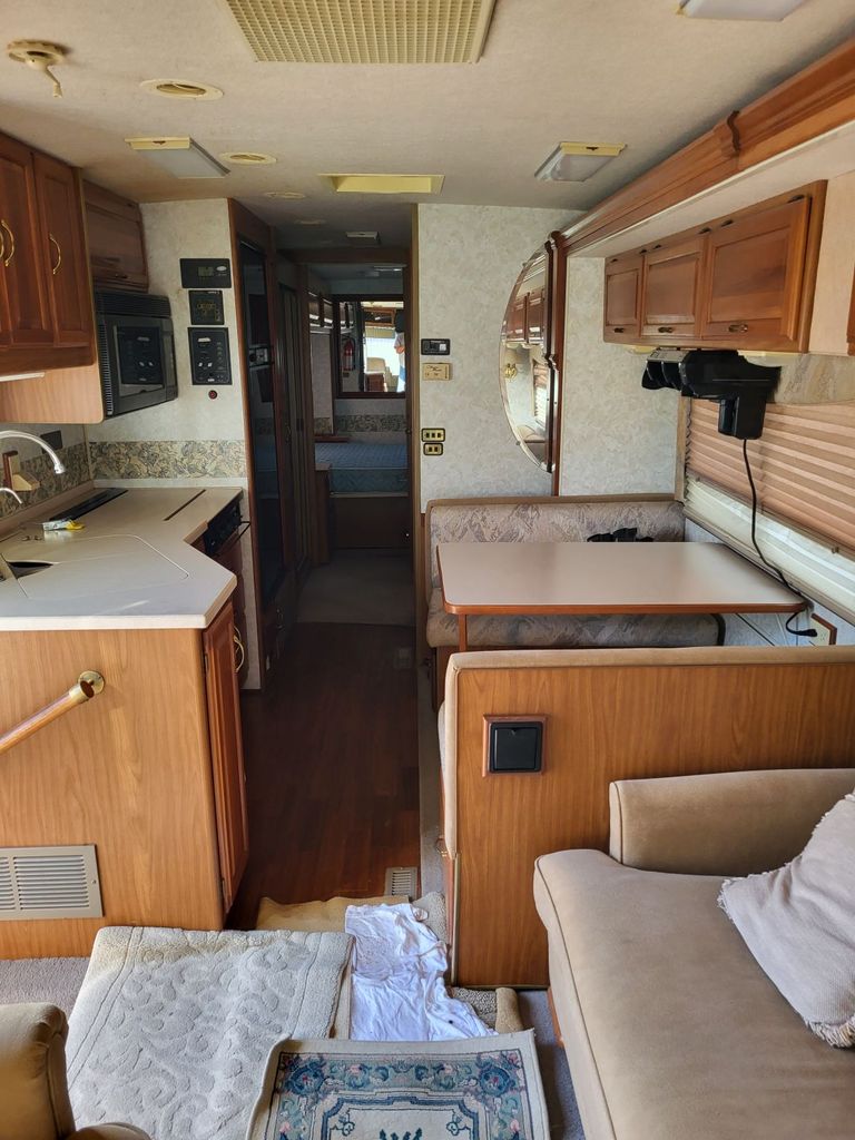 1999 Winnebago Chieftain 35U - National Vehicle