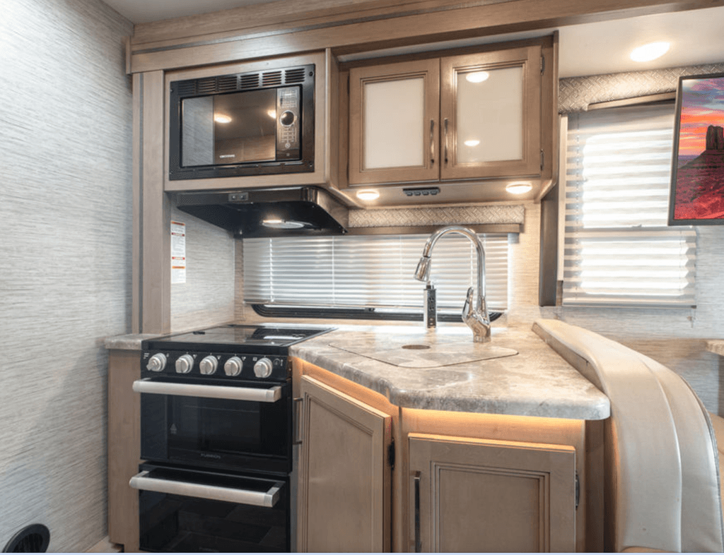 2022 Thor Motor Coach Chateau 28Z - National Vehicle