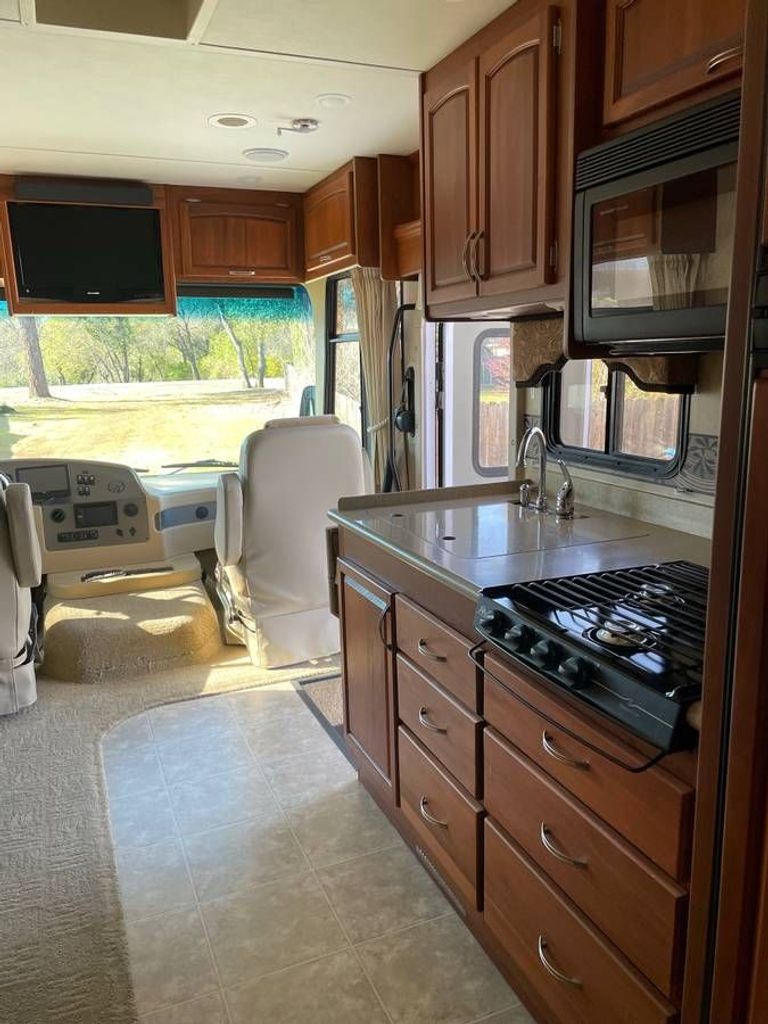 2009 Monaco Monarch 30SFS - National Vehicle