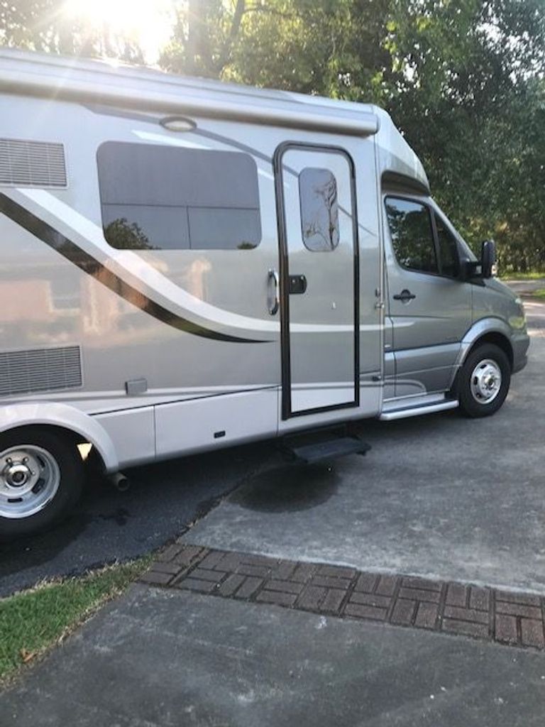 2014 Leisure Travel Van Unity U24MB - National Vehicle