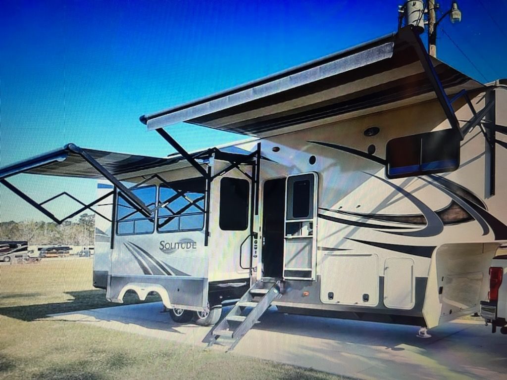 2020 Grand Design Solitude 373FB-R - National Vehicle