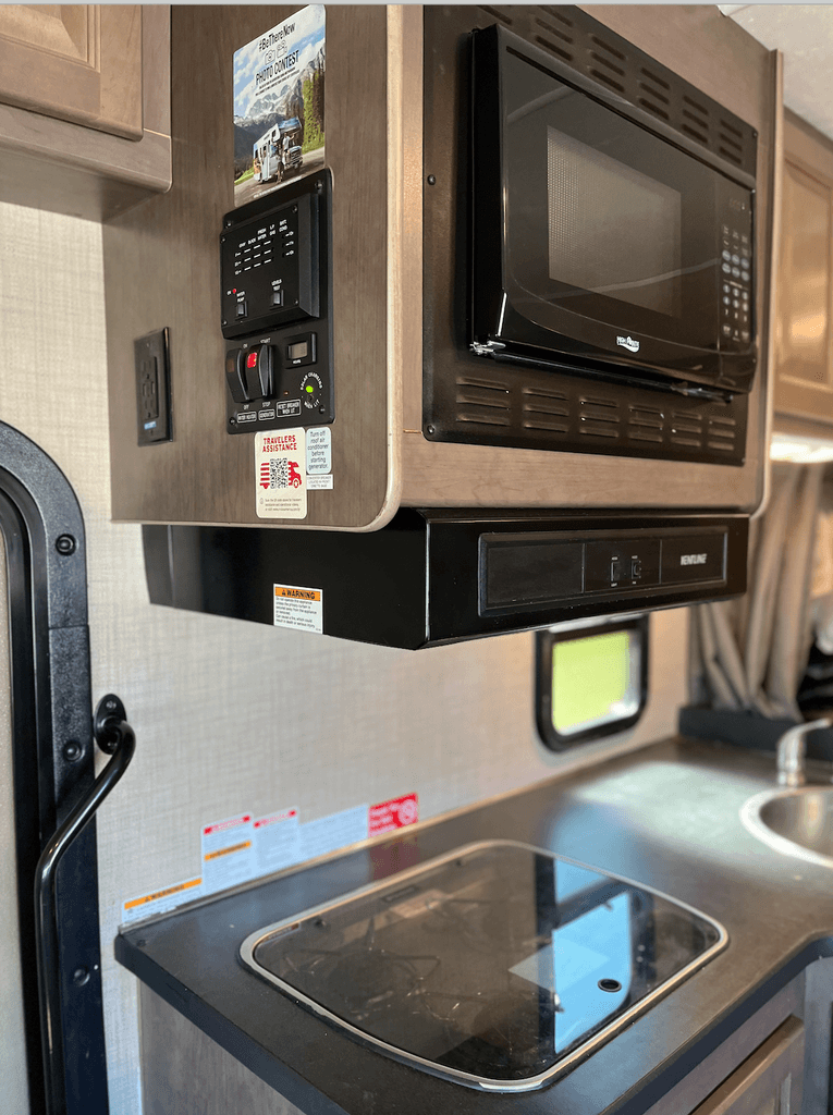 2019 Thor Motor Coach Majestic 23A - National Vehicle