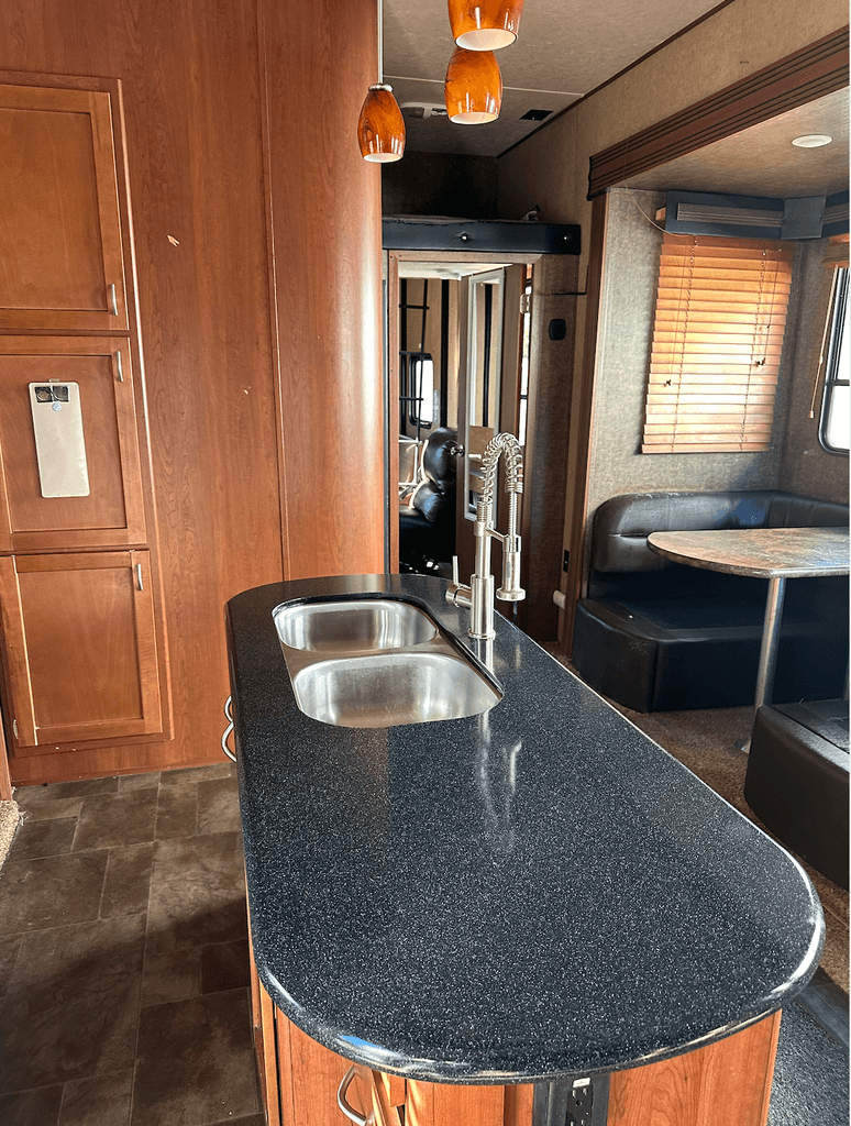 2014 Forest River Cherokee Vengeance 377V - National Vehicle