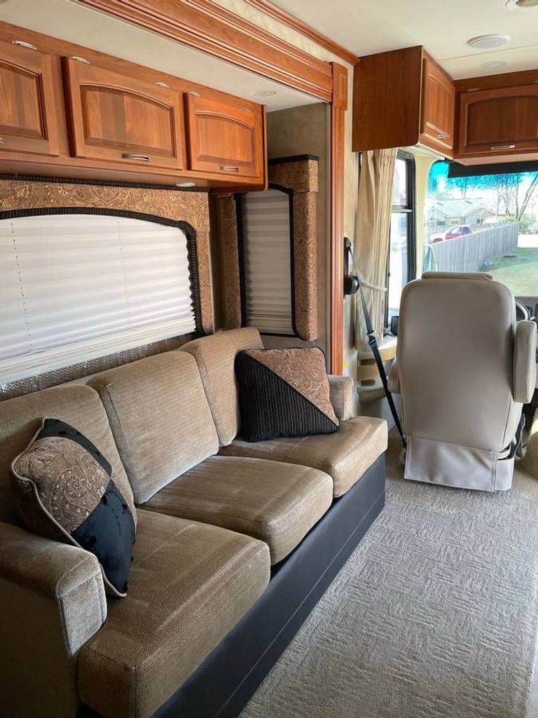 2009 Monaco Monarch 30SFS - National Vehicle