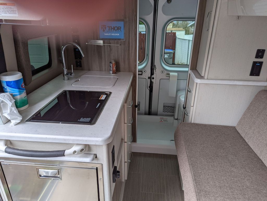 2022 Thor Motor Coach Rize 18M - National Vehicle