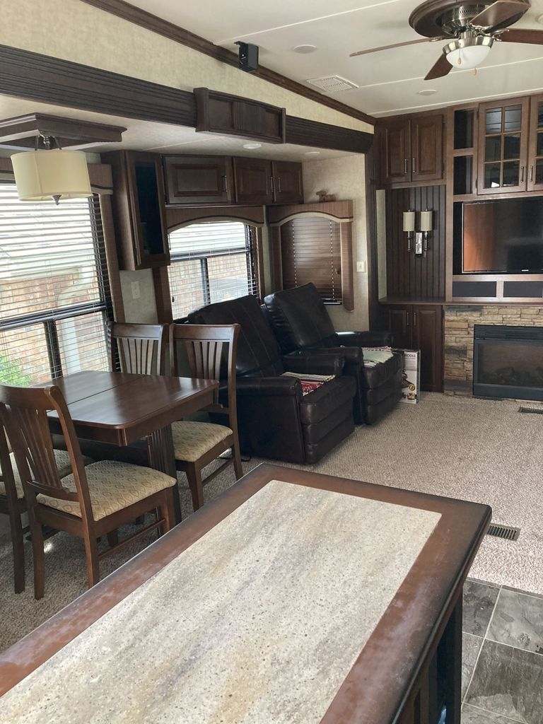 2014 Keystone Alpine 3535RE - National Vehicle