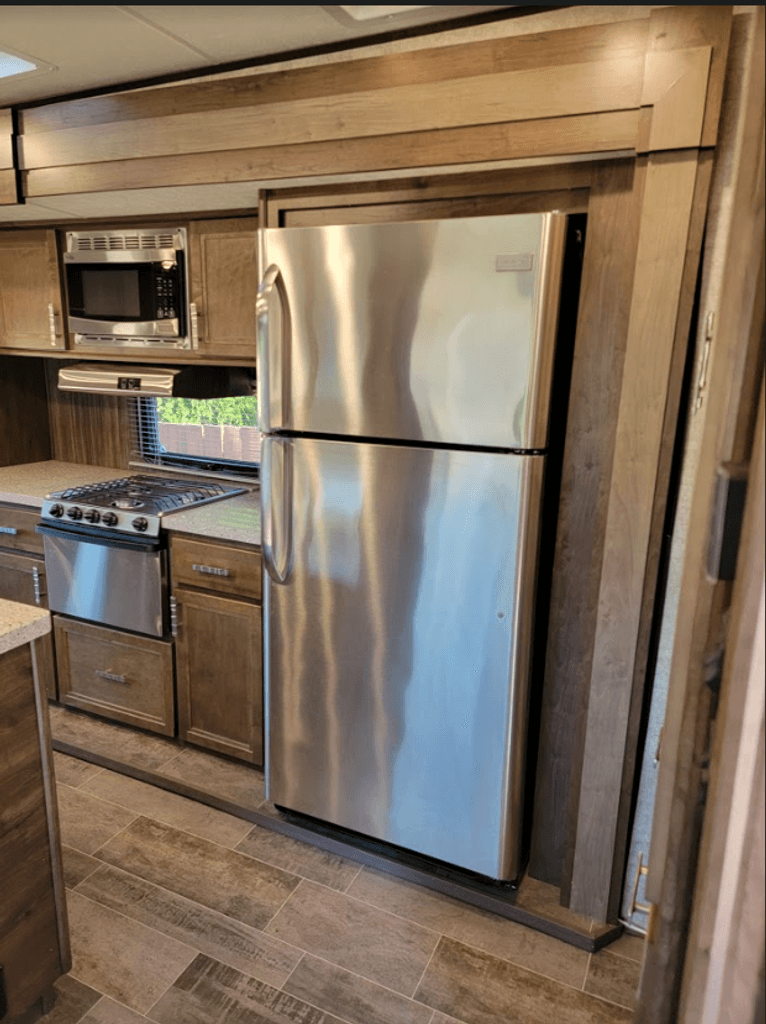 2018 Highland Ridge Open Range 323RLS - National Vehicle