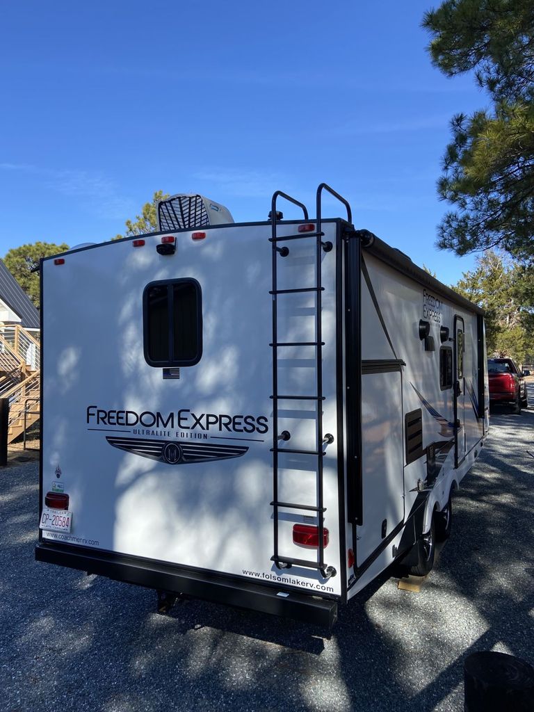 2021 Coachmen Freedom Express Ultra Lite 252RBS - National Vehicle