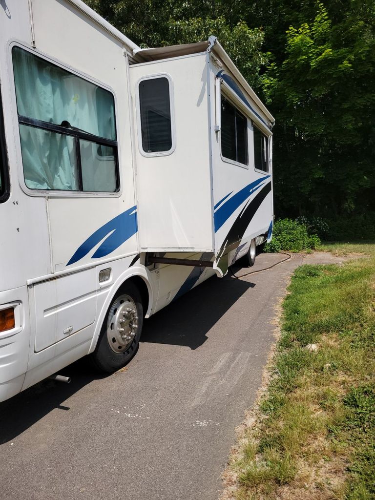 2001 National RV Tradewinds 7390LTC - National Vehicle