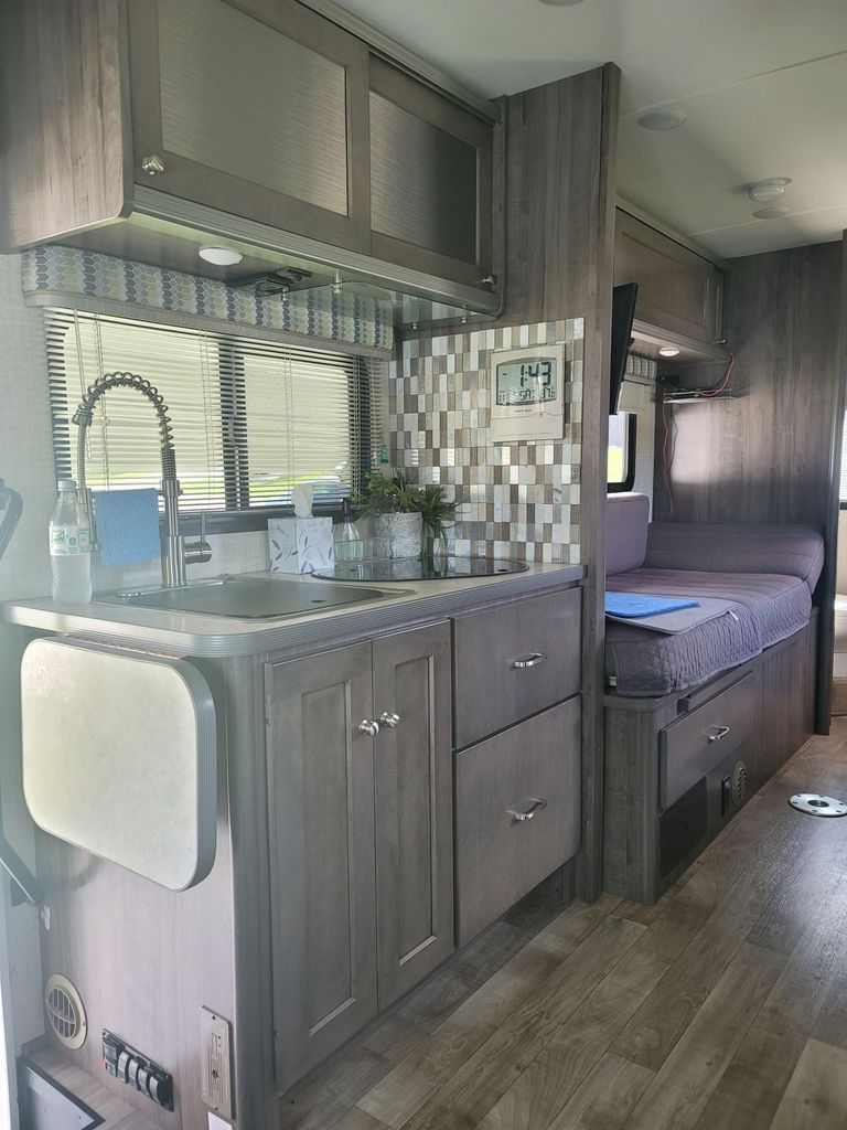 2018 Winnebago Fuse 23A - National Vehicle