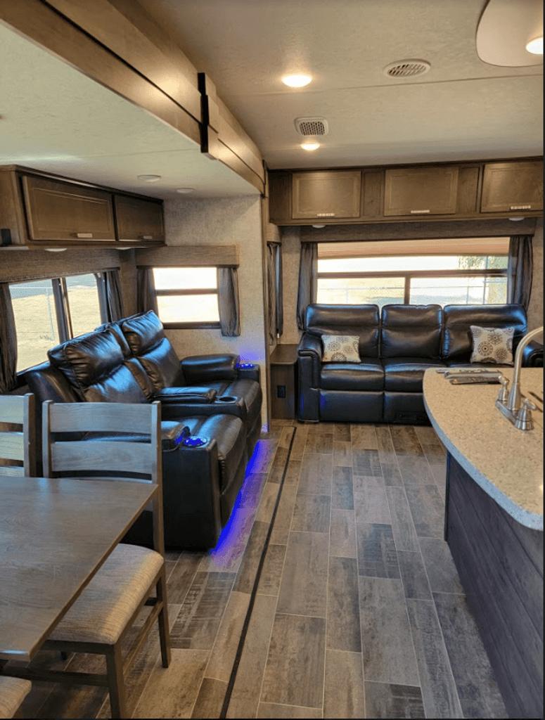 2018 Highland Ridge Open Range 323RLS - National Vehicle