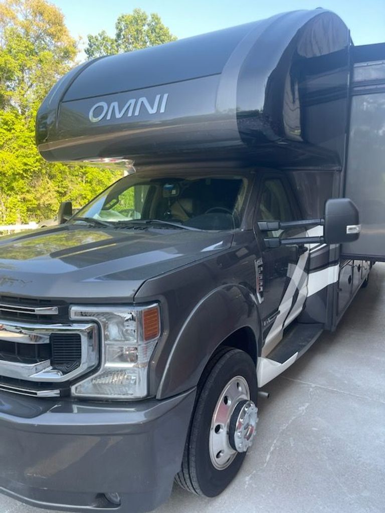 2021 Thor Motor Coach Omni BH35 - National Vehicle