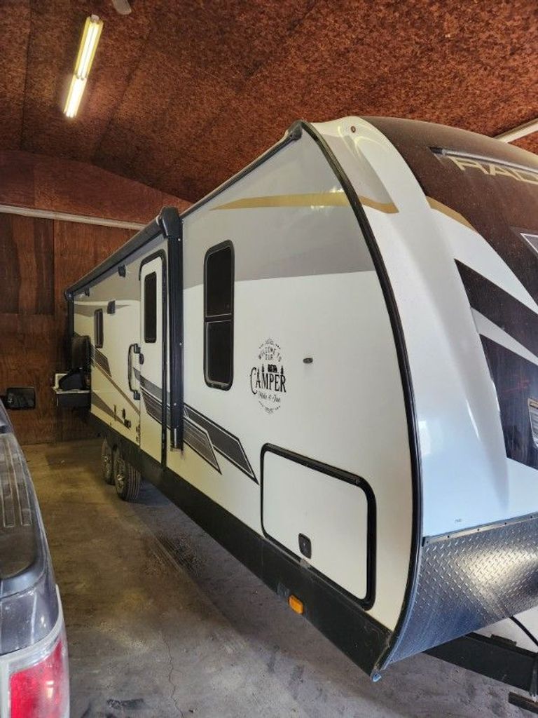 2021 Cruiser RV Radiance Ultra Lite 26 KB - National Vehicle