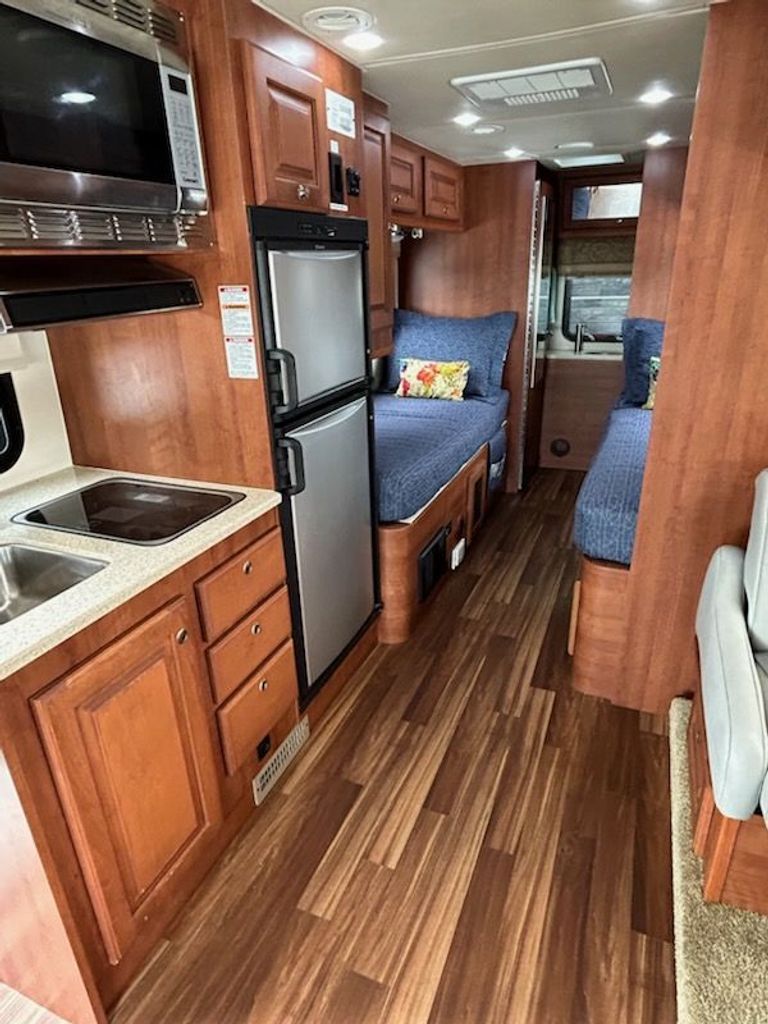 2015 Coach House Platinum II 241-XL - National Vehicle