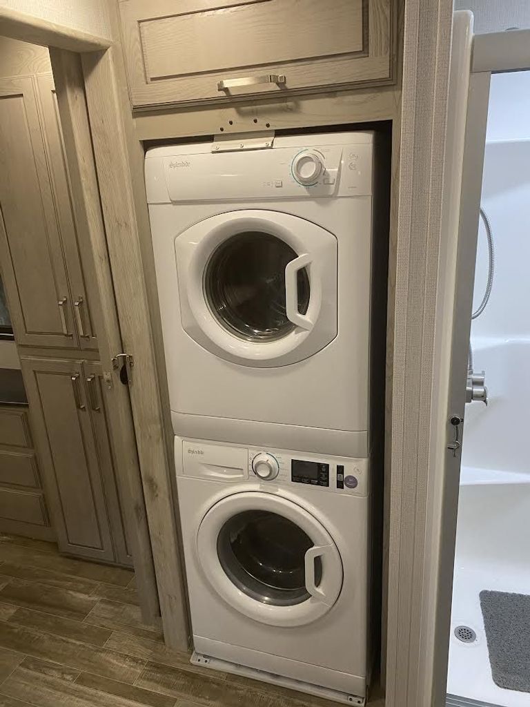 2021 Keystone Alpine 3700FL - National Vehicle