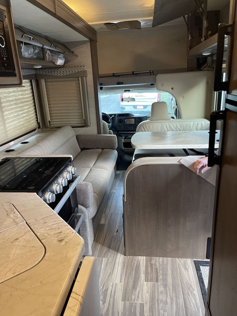 2021 Thor Motor Coach Freedom Elite 27FE - National Vehicle