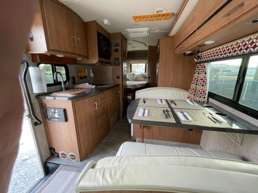 2014 Winnebago View 24J - National Vehicle