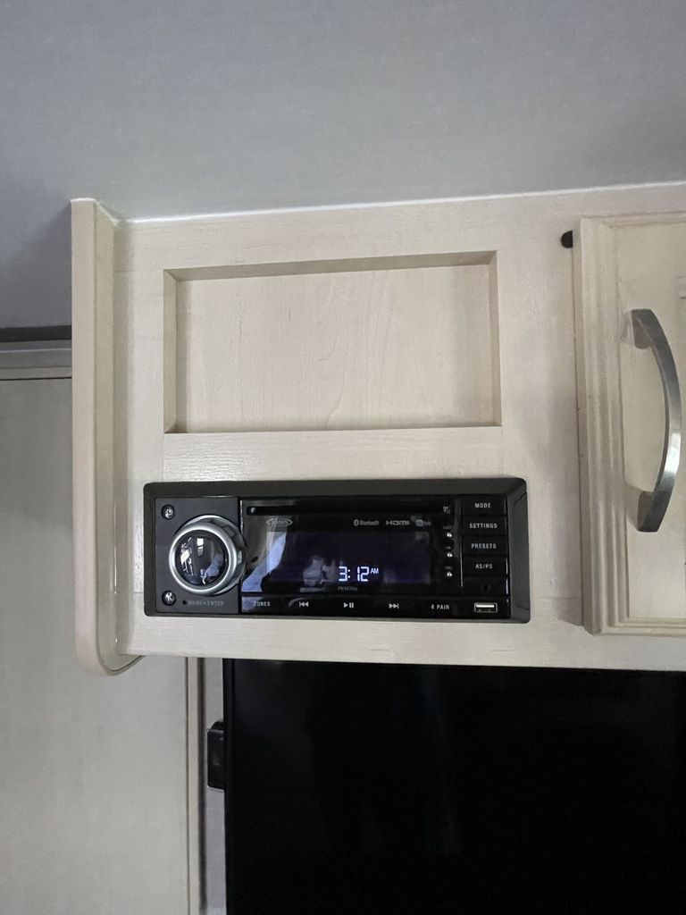 2018 Winnebago Micro Minnie 2108DS - National Vehicle