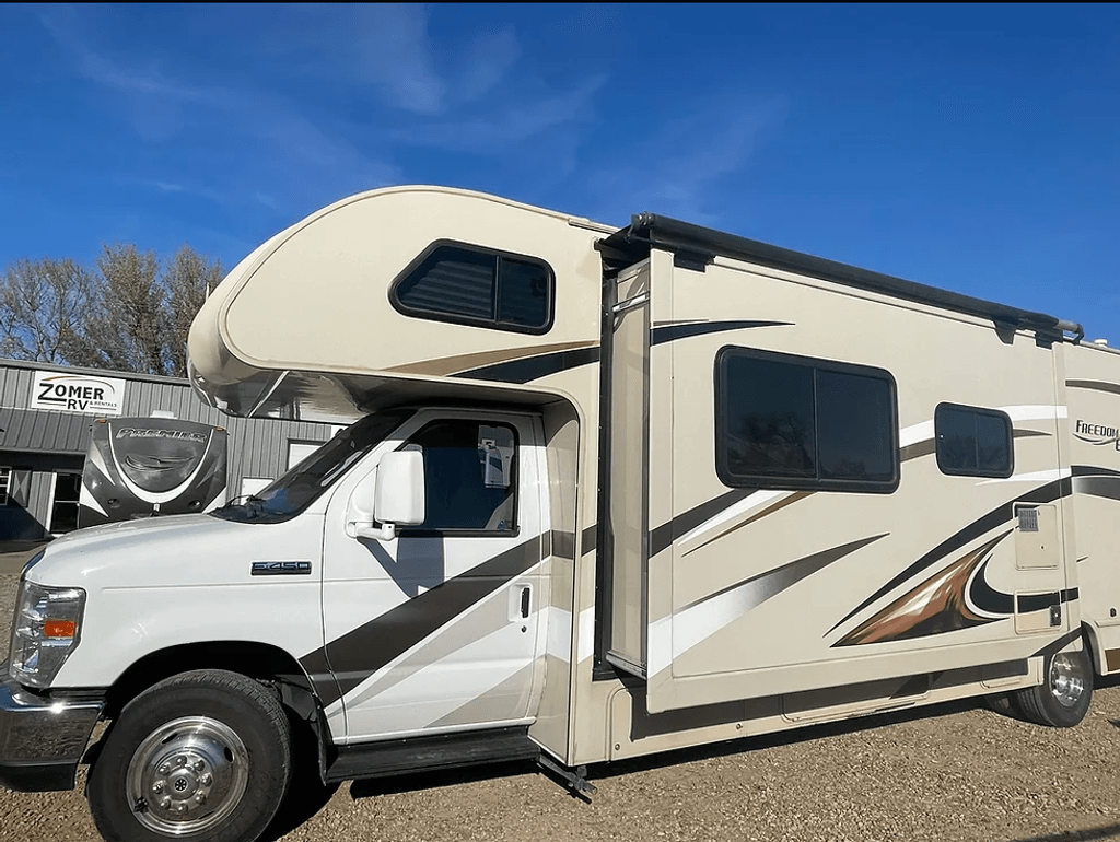 2017 Thor Motor Coach Freedom Elite 30FE - National Vehicle
